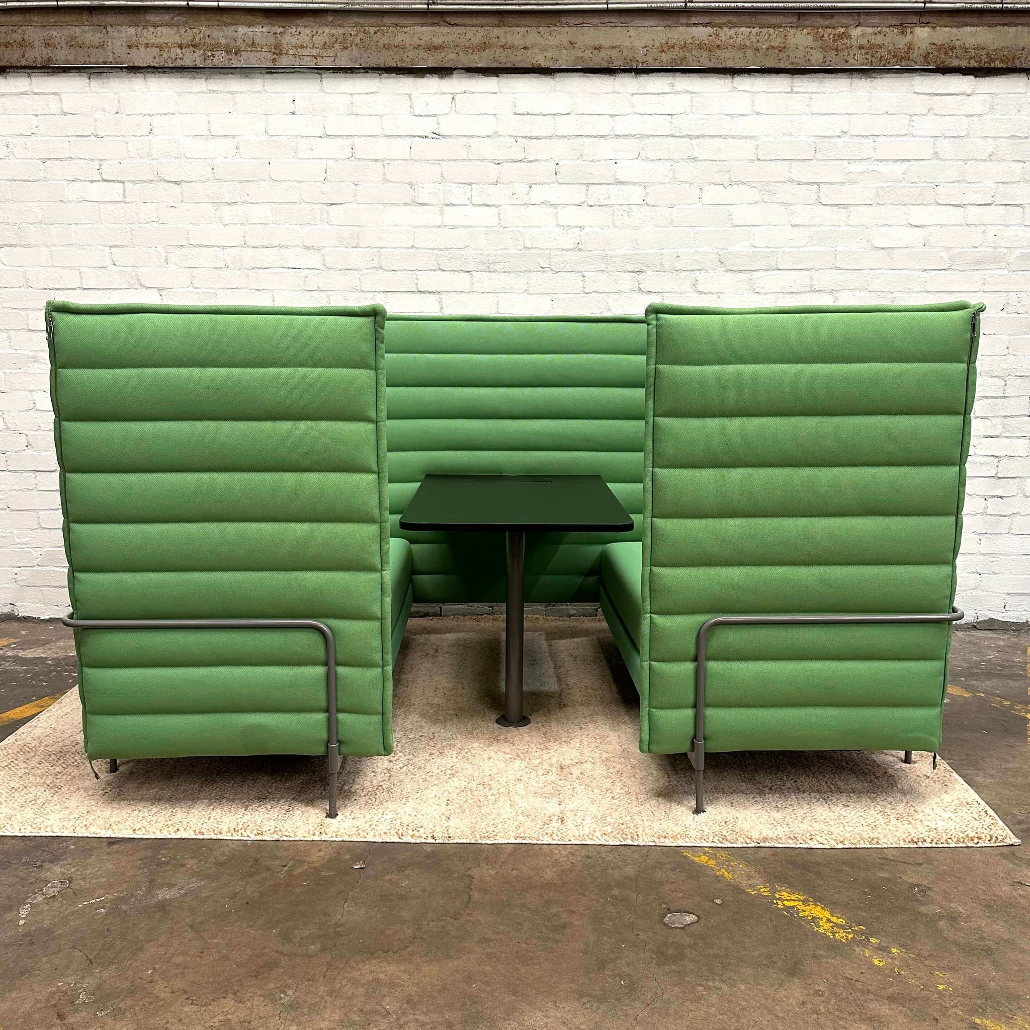 Alcove Cabin Highback with Table - 4 Seater, Vitra – ReLove